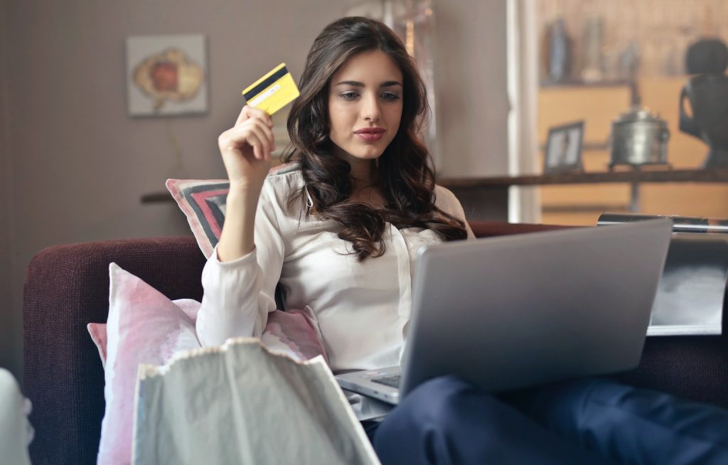 Essential Words and Idioms When Shopping - LingualBox Blog